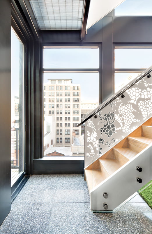 Glass tower - Home & Design Magazine