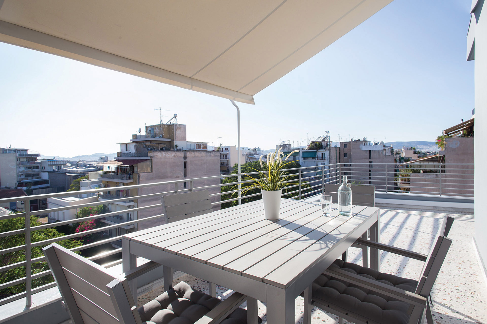 Athens Pied-à-terre - Home & Design Magazine